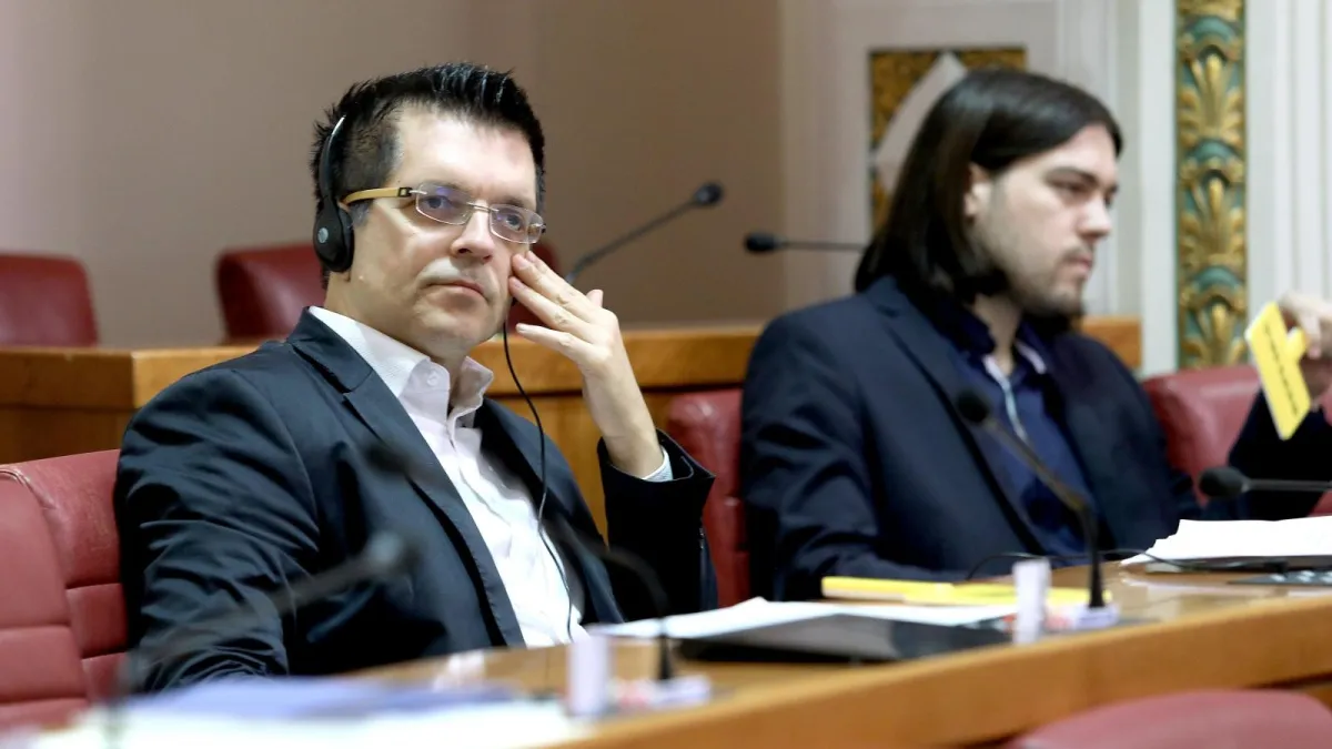 NAPETO U SABORU, BUNJAC IZ ŽIVOG ZIDA SE OBRUŠIO NA SDP: 'Razlikujete ...
