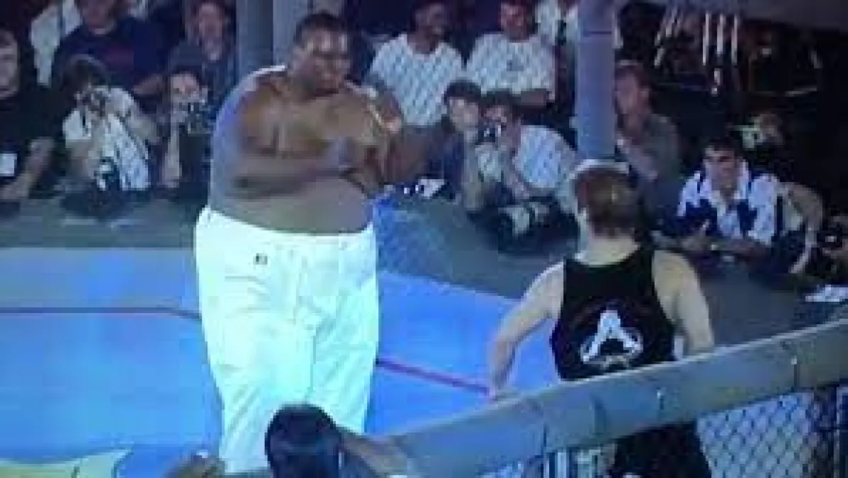 Emmanuel Yarborough VS Keith Hackney: Jedna od najluđih borbi u ...