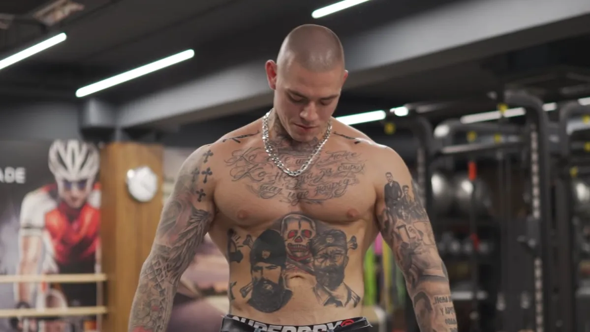 'Četnik maneken' Nemanja Popov izazvao kontroverze - Net.hr