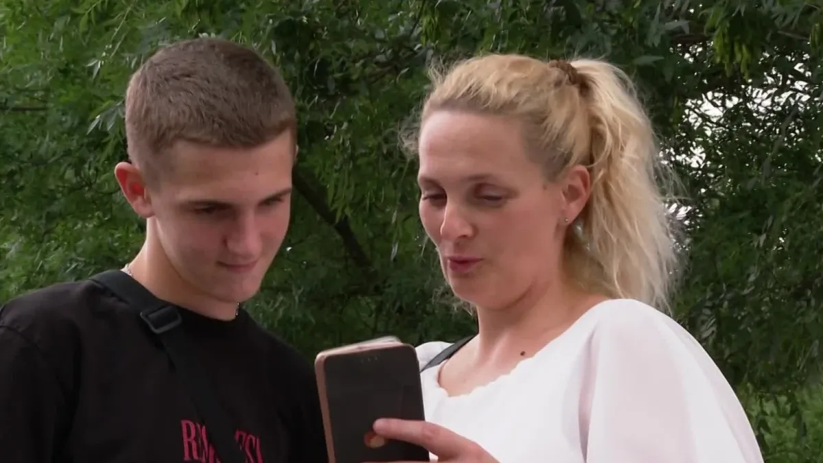 Mama putem oglasa traži posao sinu (14): Nema džeparca, neka se zaposli ...