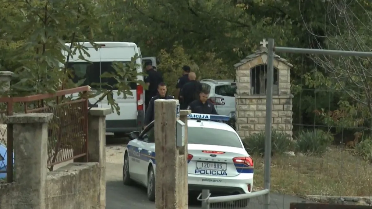 Krvavi pohod u Imotskom! Mladić nožem nasrnuo na oca, sestru i susjeda. Građani šokirani: Ovo je ...