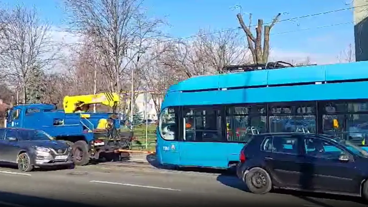 Tramvaj ispao iz tračnica u Zagrebu - Net.hr