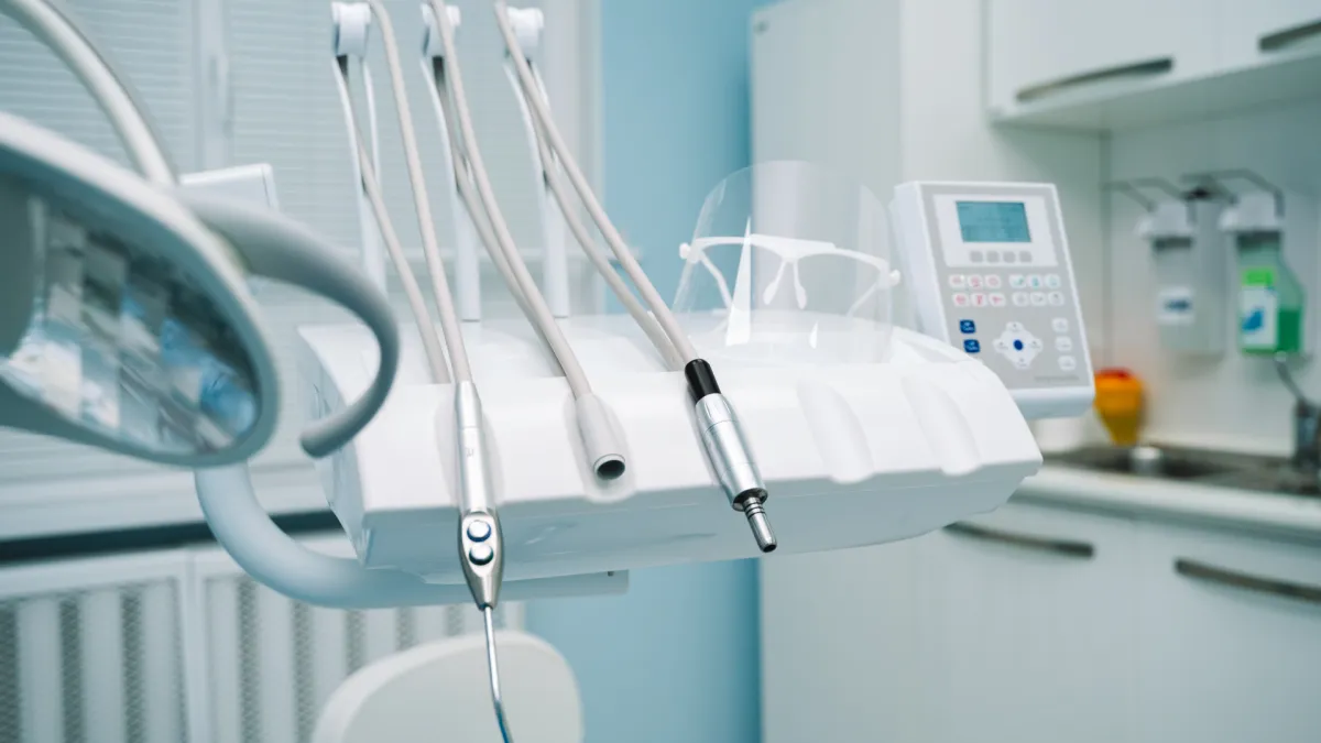 Djevojka iz BiH umrla nakon operacija zuba. Stomatolog Haris Mekić ...