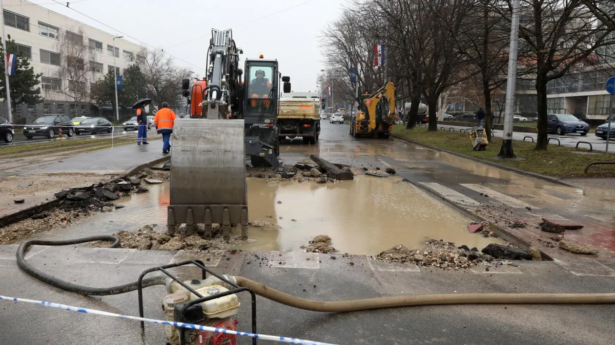 Pukla vodovodna cijev u Zagrebu dio građana bez vode - Net.hr