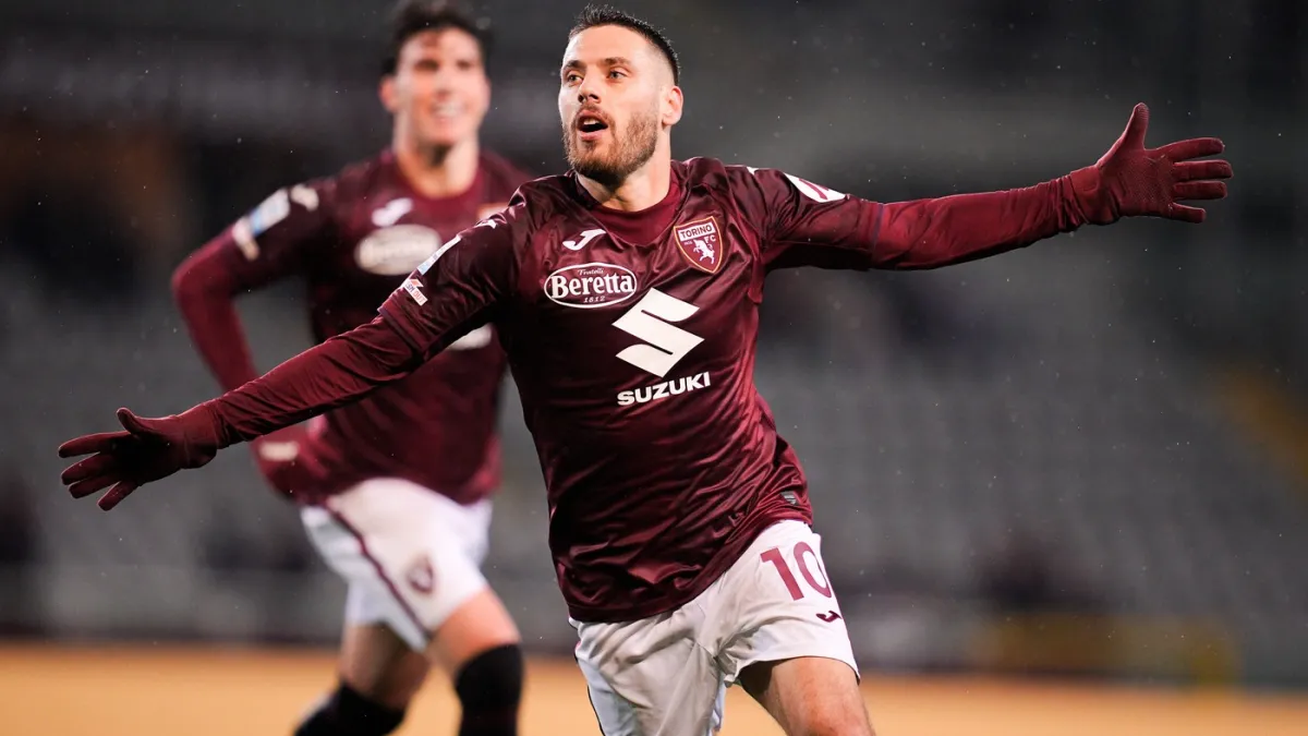 Pogledajte kakav je gol Vlašić zabio za pobjedu Torina. Tribine su ...