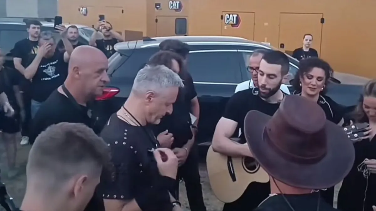 Pojavila se snimka Thompsona i benda tik uoči izlaska pred pola ...