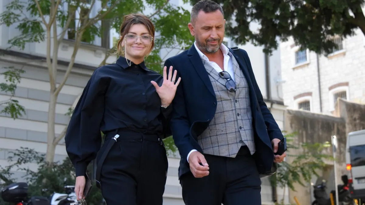 Ella Dvornik snimljena nakon posljednjeg ročišta brakorazvodne parnice ...