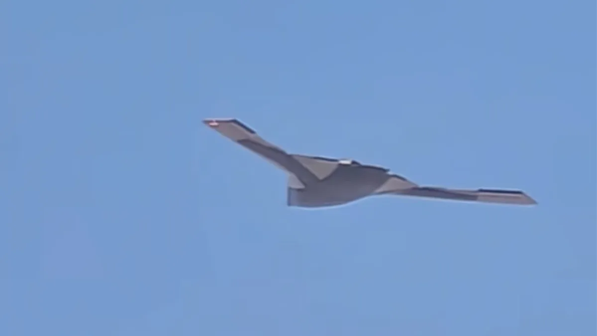 Divovski kineski 'nevidljivi' dron prvi put uhvaćen u letu? Na snimci ...