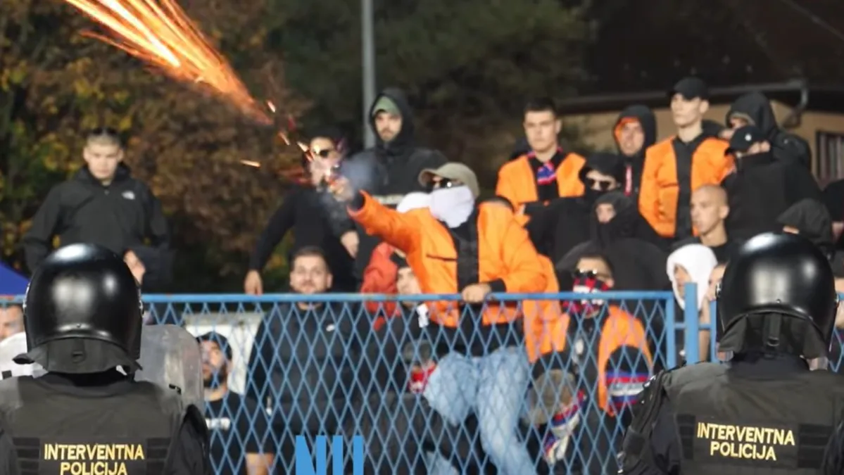 Isplivao video Torcidinog gađanja Ultrasa bakljama - Net.hr